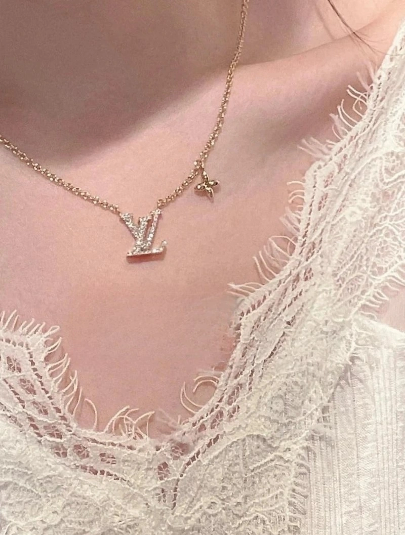 Value-priced Louis Vuitton Necklaces