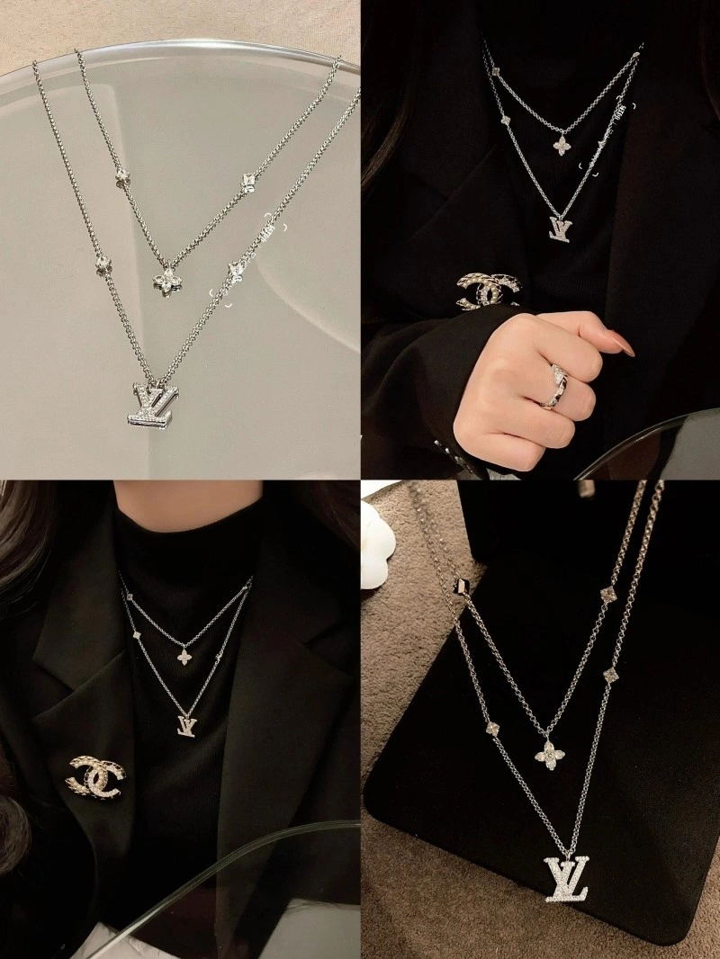 Brand-authenticated Louis Vuitton Necklaces