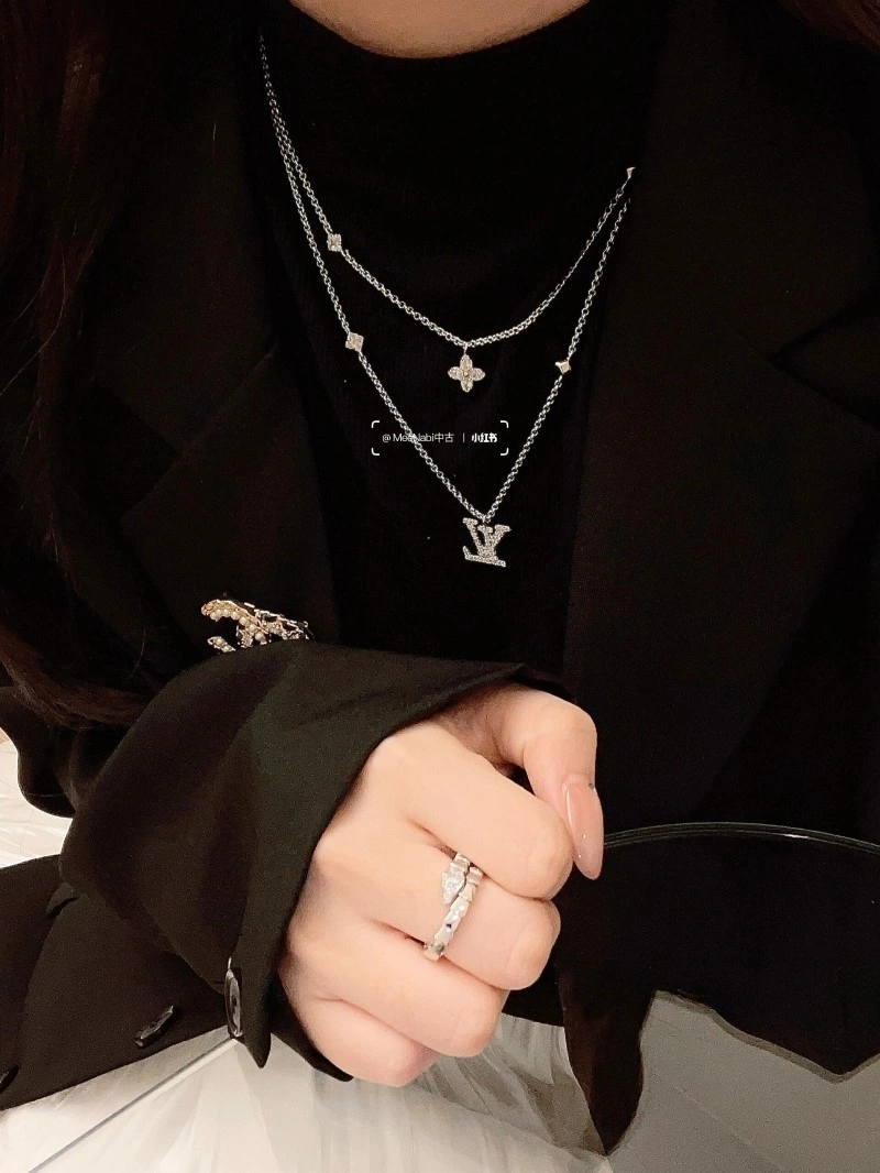 Brand-authenticated Louis Vuitton Necklaces