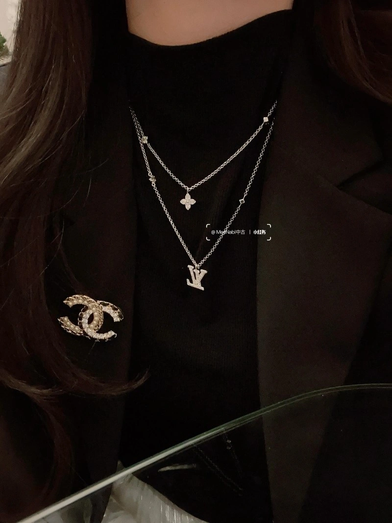 Brand-authenticated Louis Vuitton Necklaces