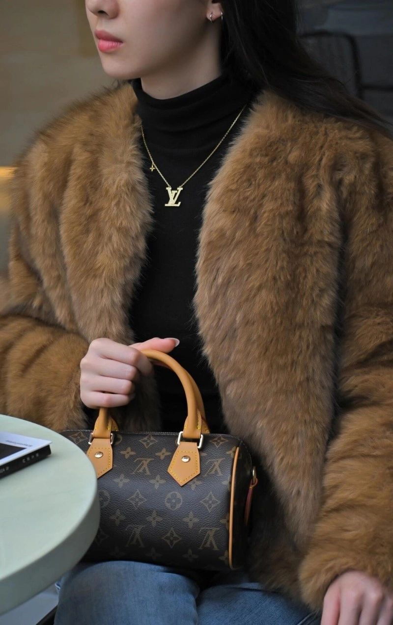 1:1 copy Louis Vuitton Necklaces