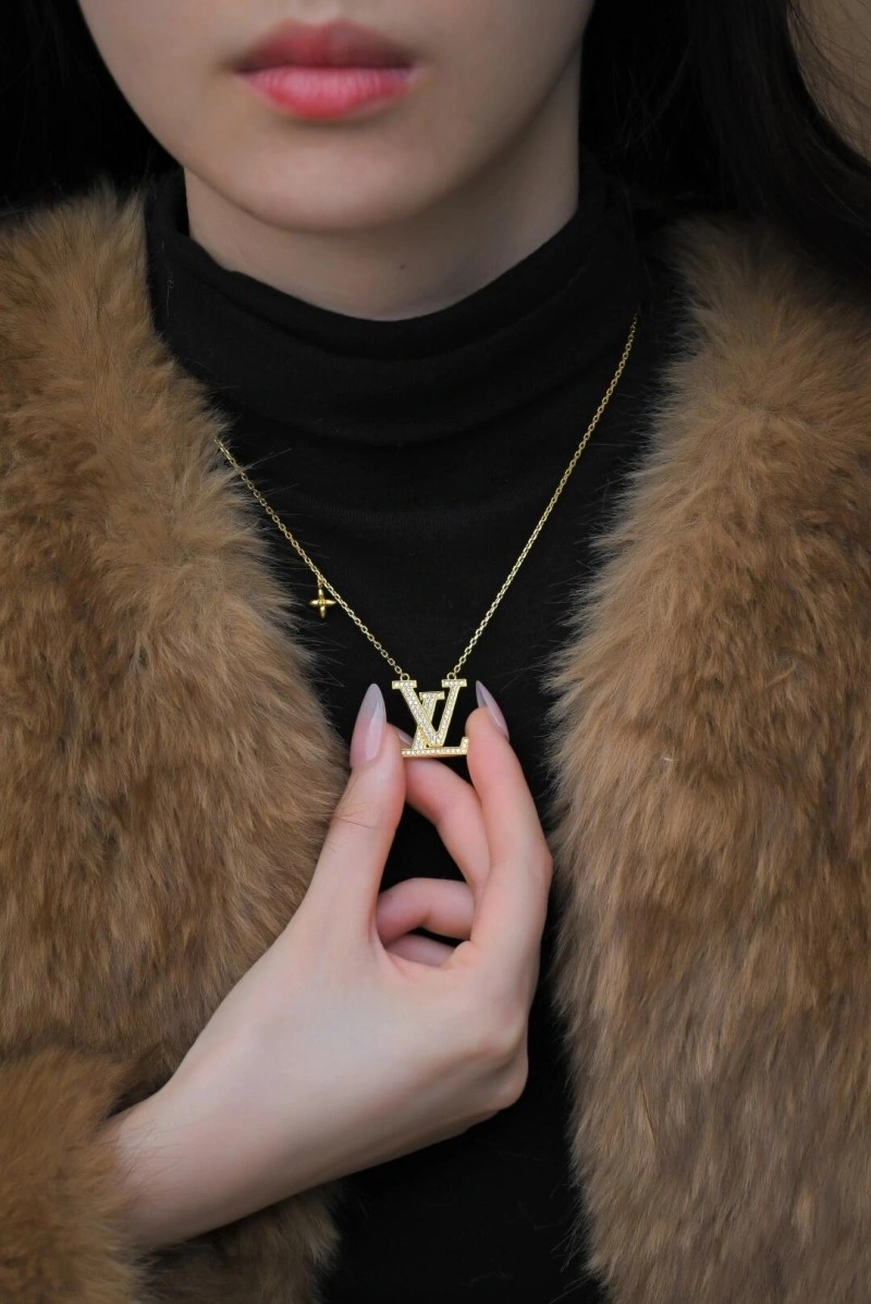 1:1 copy Louis Vuitton Necklaces