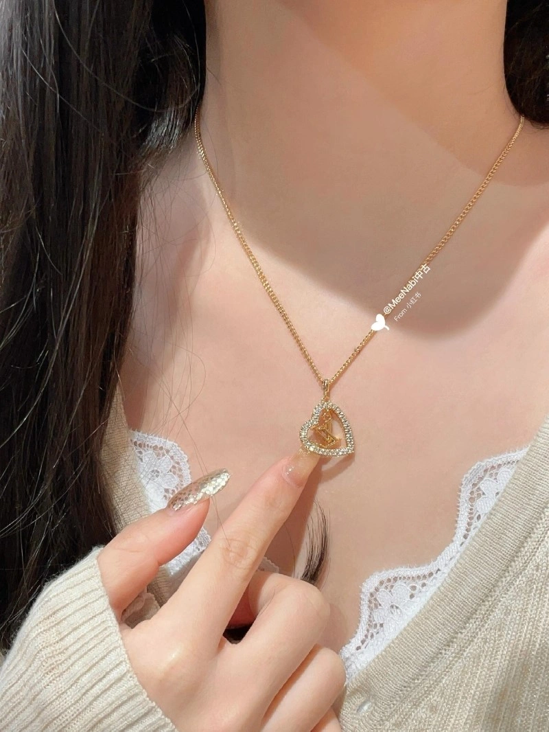 Official Louis Vuitton Necklaces