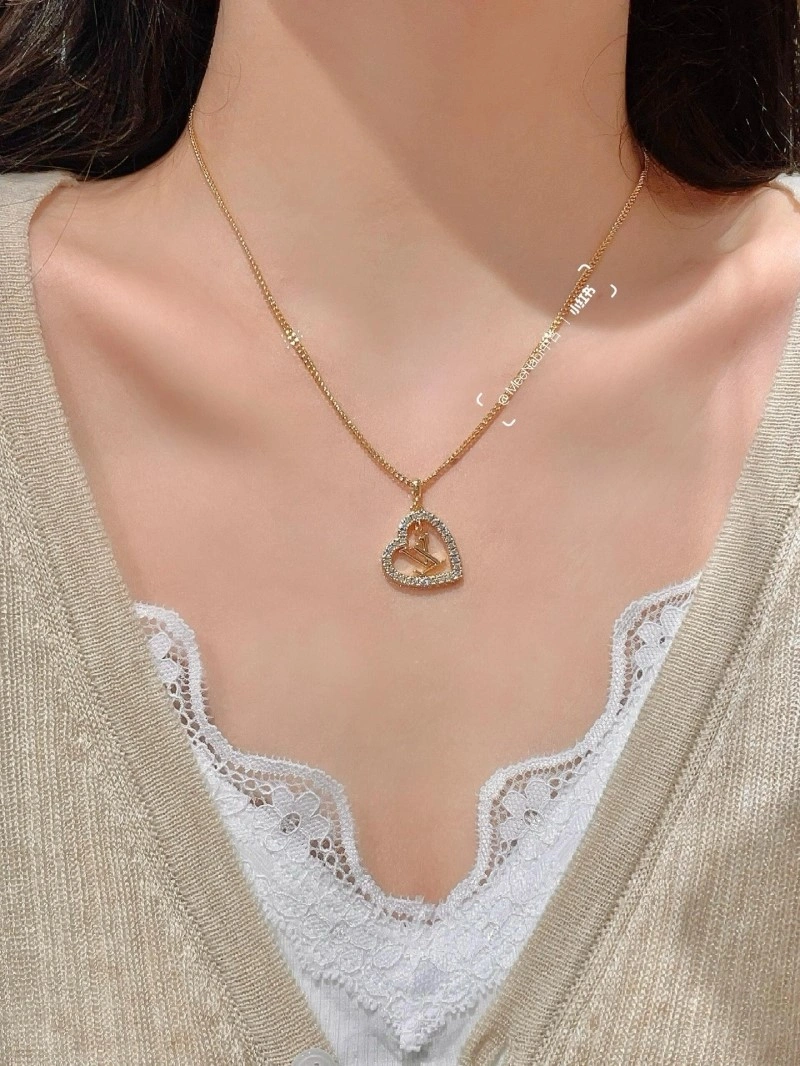 Official Louis Vuitton Necklaces