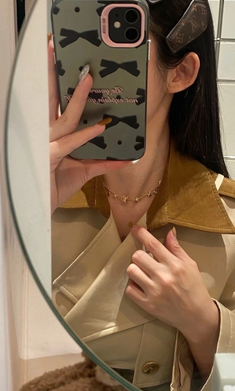 Exact replica Louis Vuitton Necklaces