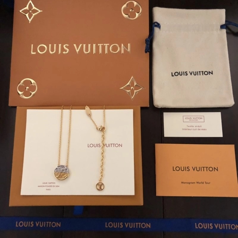 Official Louis Vuitton Necklaces