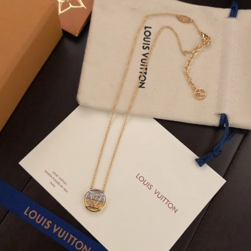 Official Louis Vuitton Necklaces