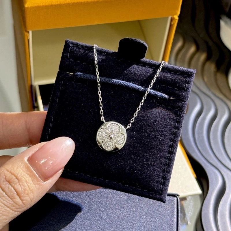 Economical Louis Vuitton Necklaces