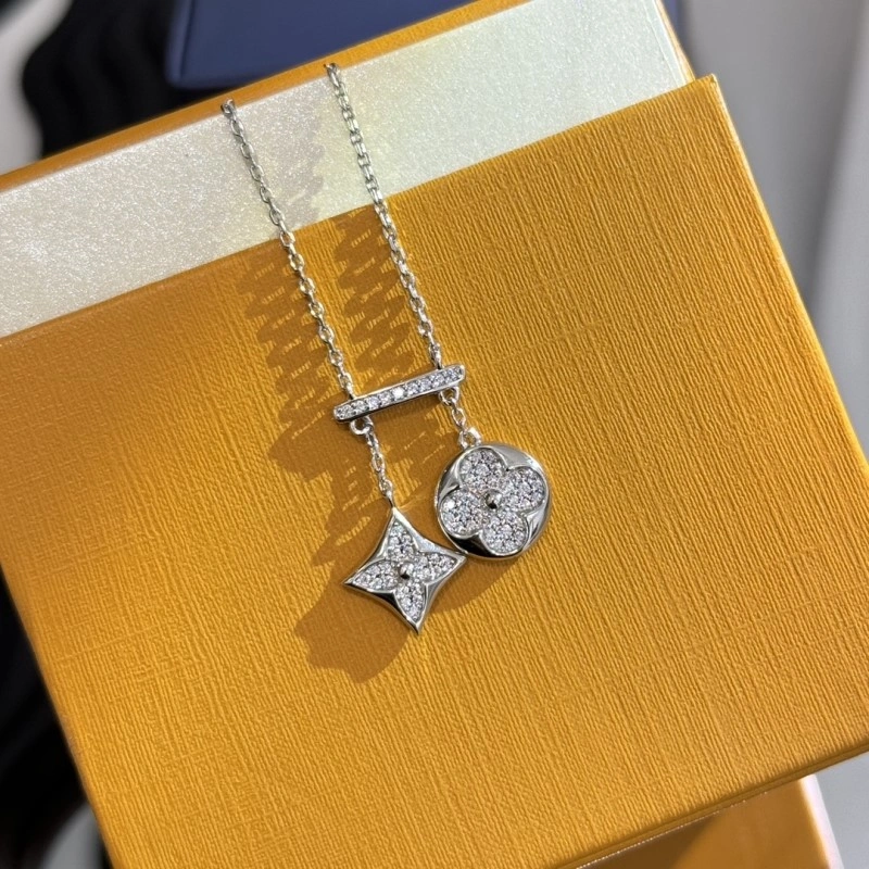 Brand-authenticated Louis Vuitton Necklaces