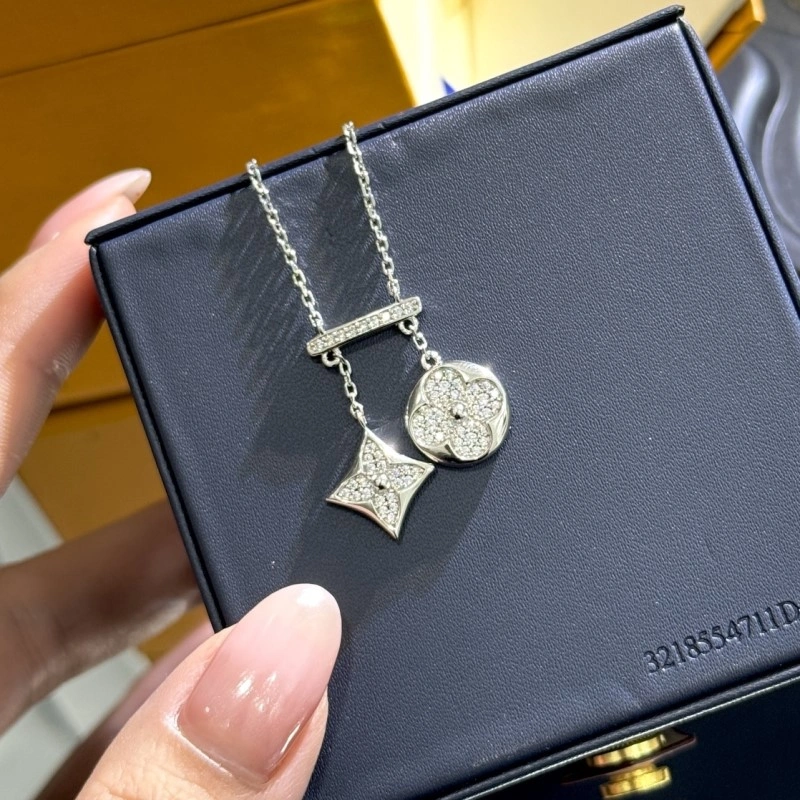 Brand-authenticated Louis Vuitton Necklaces