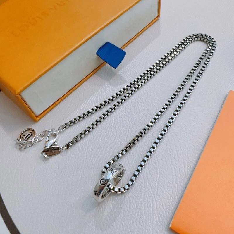 1:1 copy Louis Vuitton Necklaces