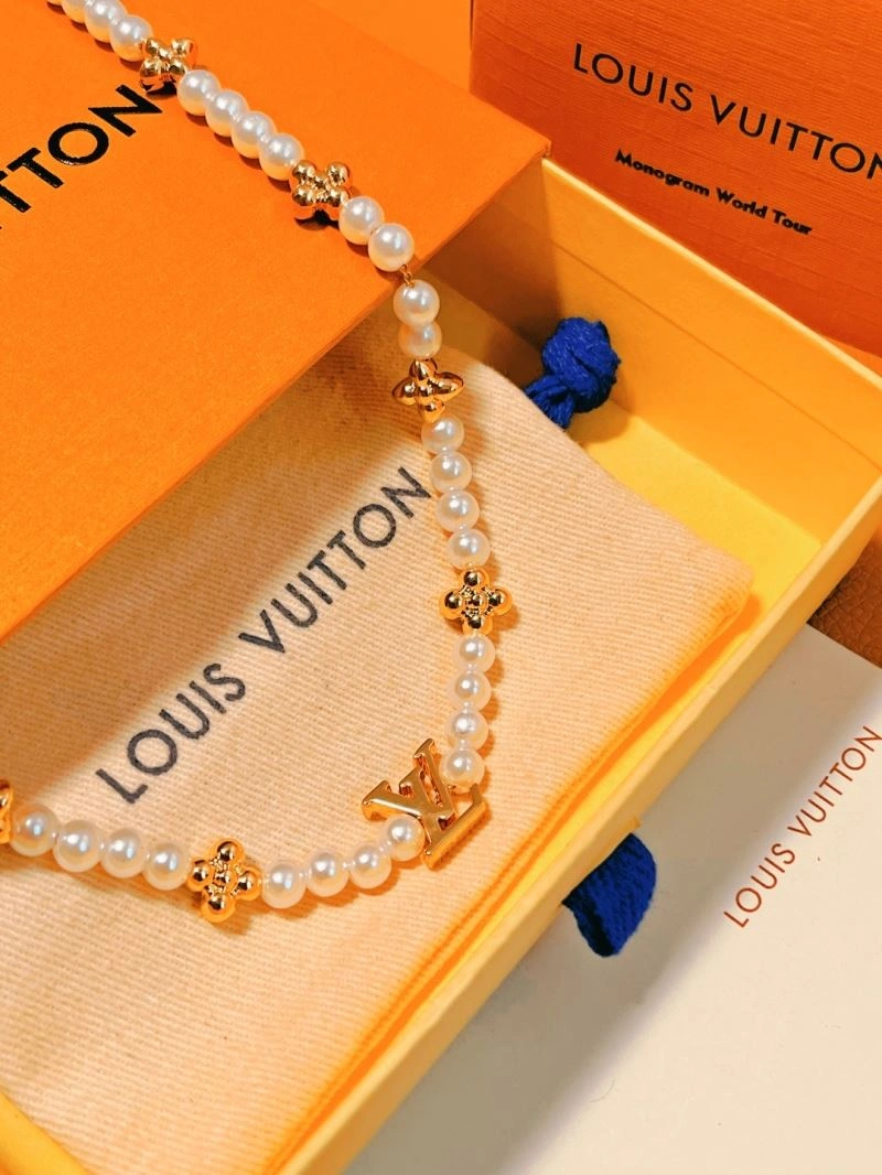 Official Louis Vuitton Necklaces