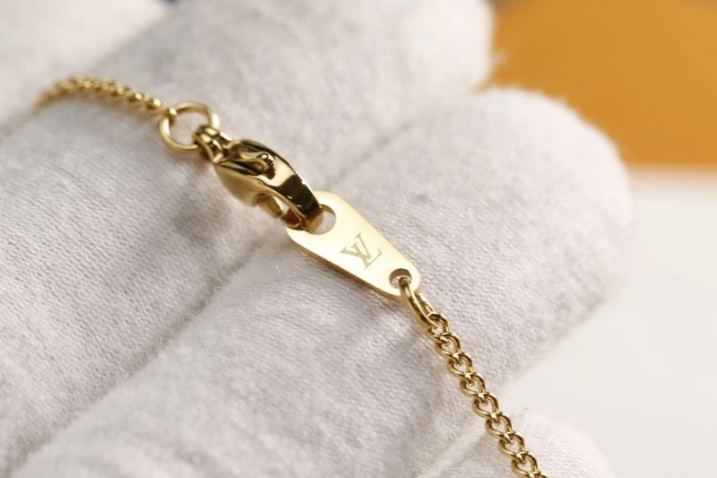 Bargain Louis Vuitton Necklaces