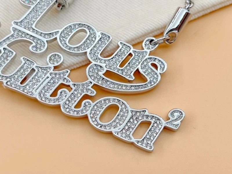 Low-cost Louis Vuitton Necklaces