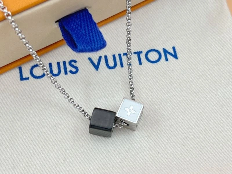 Top mirror Louis Vuitton Necklaces