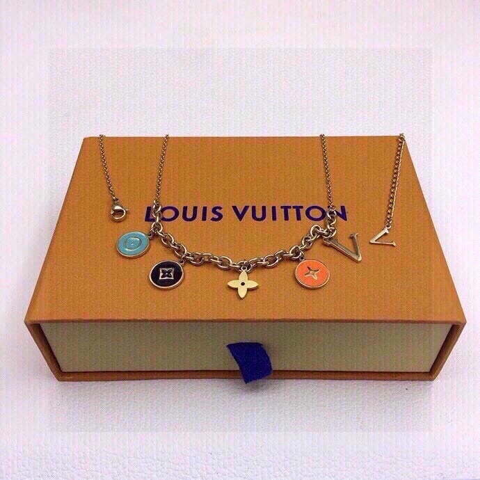 Accurate model Louis Vuitton Necklaces