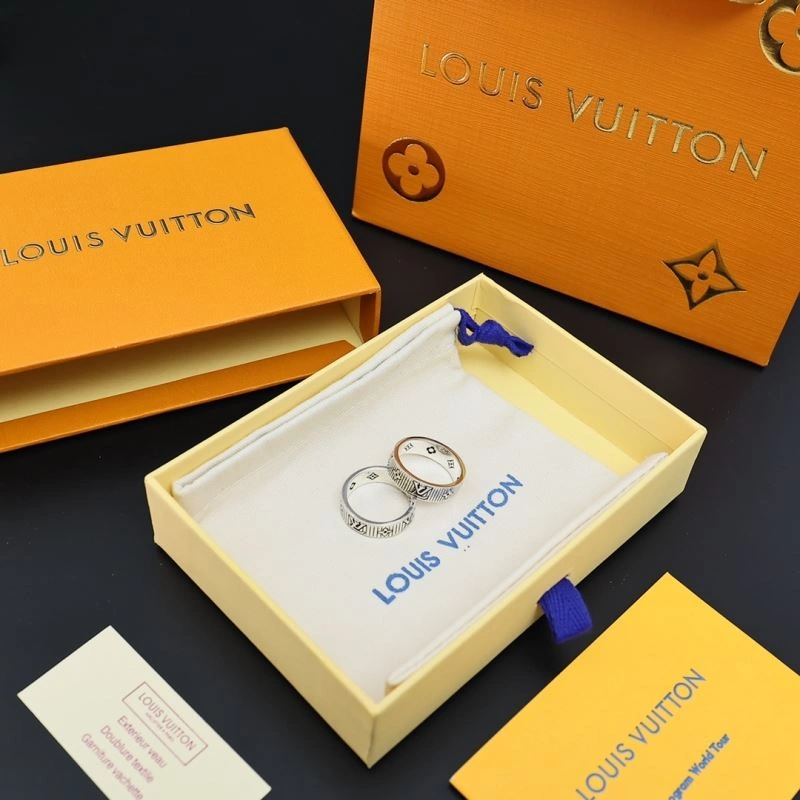 Louis Vuitton Necklaces