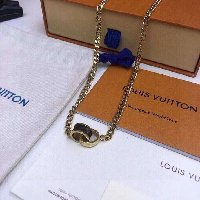 Brand-authenticated Louis Vuitton Necklaces