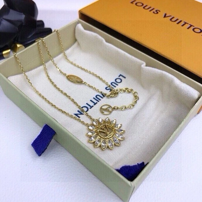Factory-made Louis Vuitton Necklaces