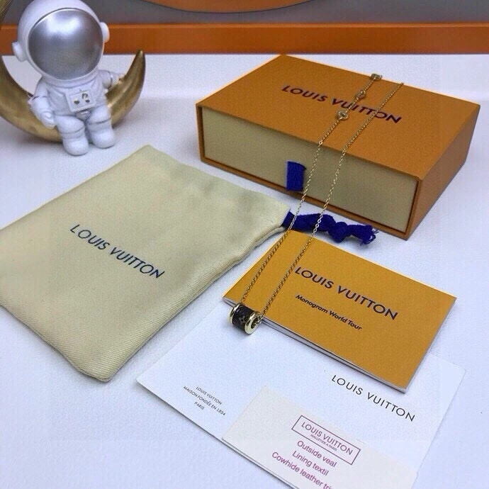 High accuracy Louis Vuitton Necklaces