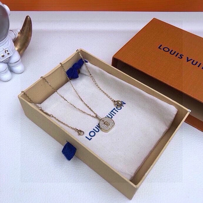 Cut-rate Louis Vuitton Necklaces