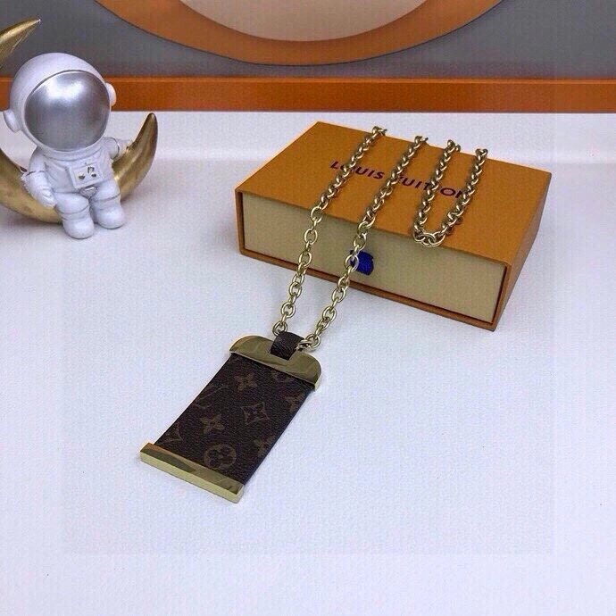Bargain Louis Vuitton Necklaces