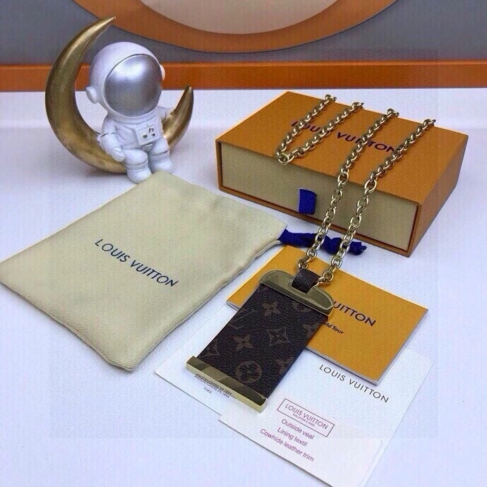 Bargain Louis Vuitton Necklaces