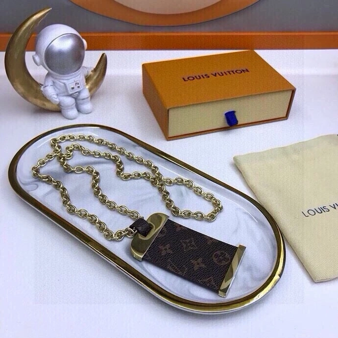 Bargain Louis Vuitton Necklaces