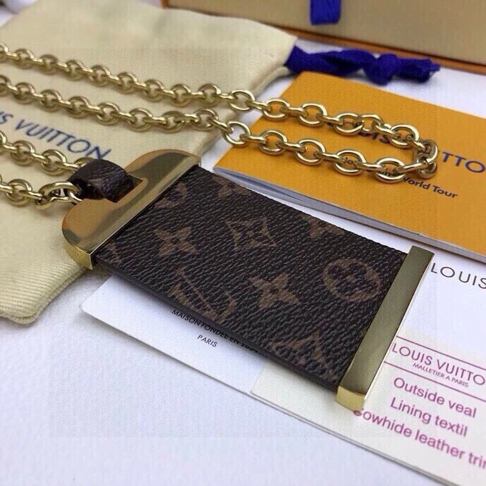Bargain Louis Vuitton Necklaces