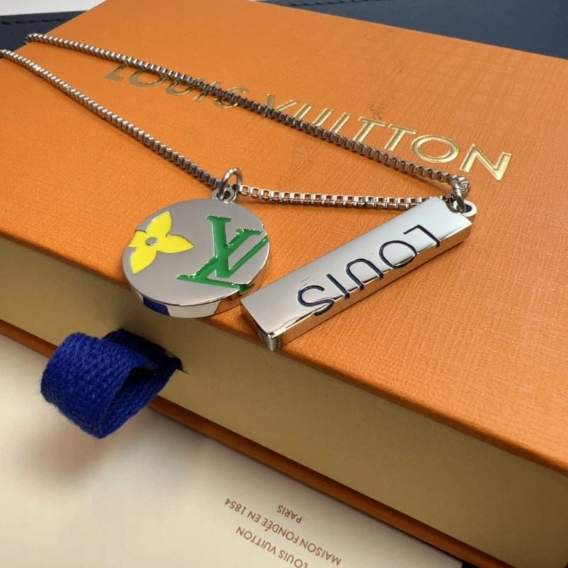 Bargain Louis Vuitton Necklaces