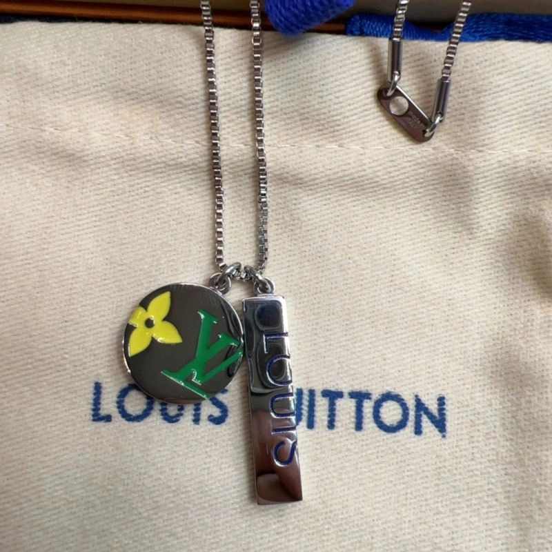 Bargain Louis Vuitton Necklaces