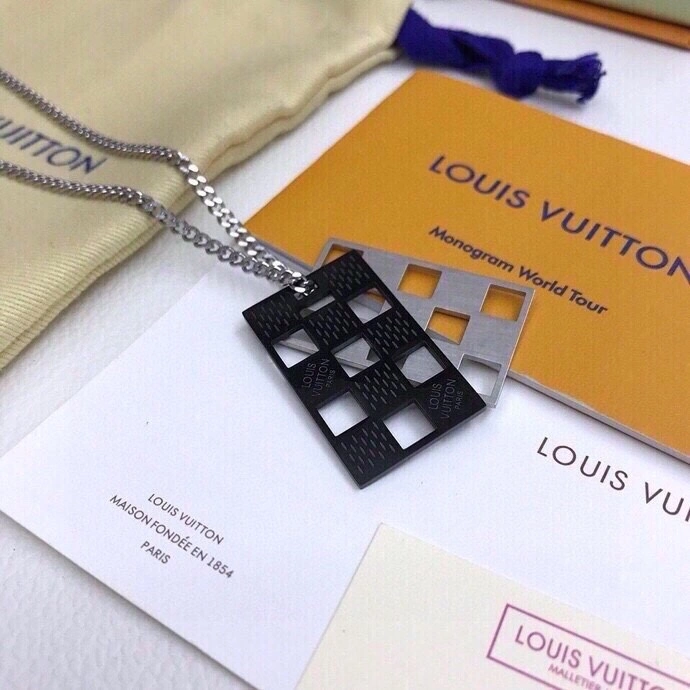 Cut-rate Louis Vuitton Necklaces