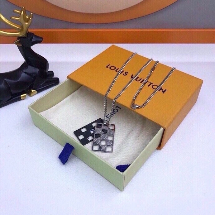 Cut-rate Louis Vuitton Necklaces