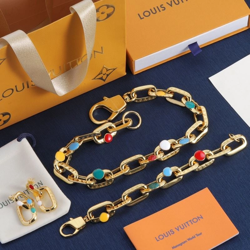 Indistinguishable Louis Vuitton Necklaces
