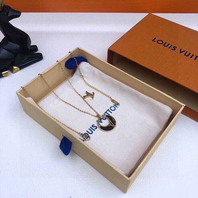 Accurate model Louis Vuitton Necklaces