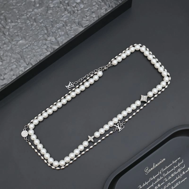 Top mirror Louis Vuitton Necklaces