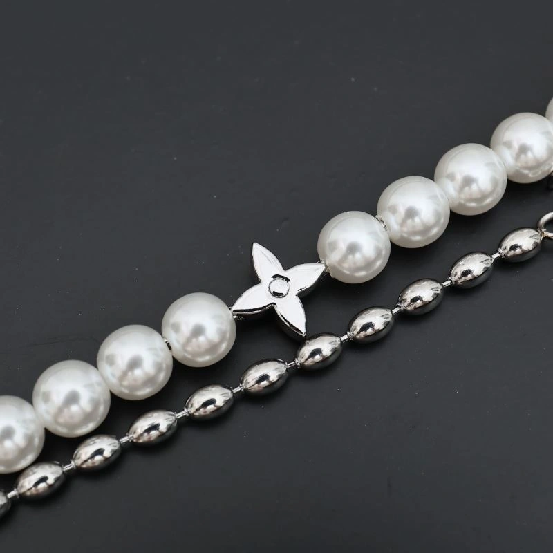 Top mirror Louis Vuitton Necklaces