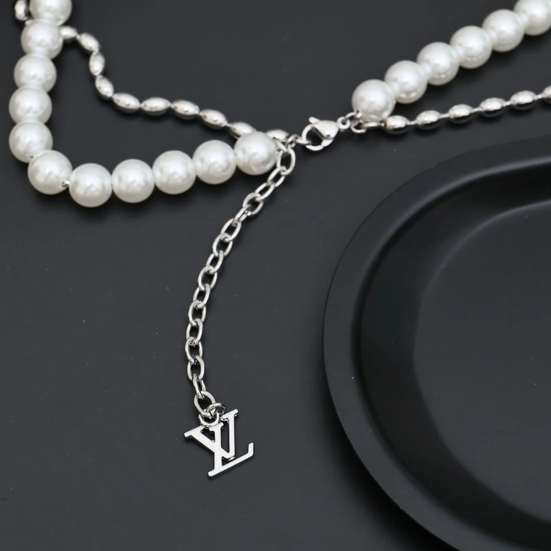 Top mirror Louis Vuitton Necklaces
