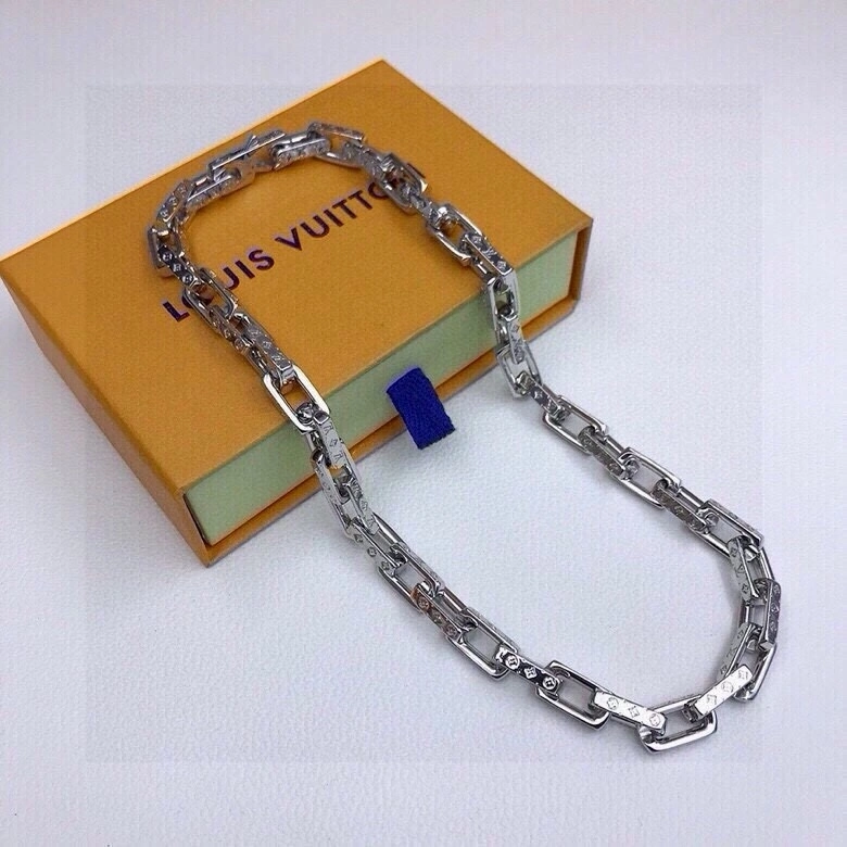 Low-cost Louis Vuitton Necklaces
