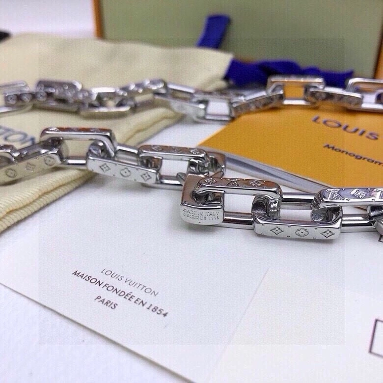 Low-cost Louis Vuitton Necklaces