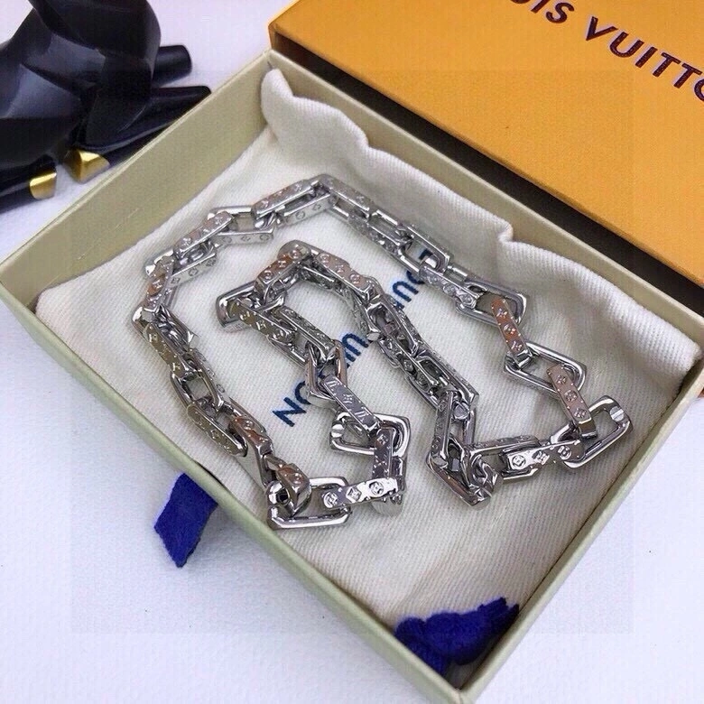Low-cost Louis Vuitton Necklaces