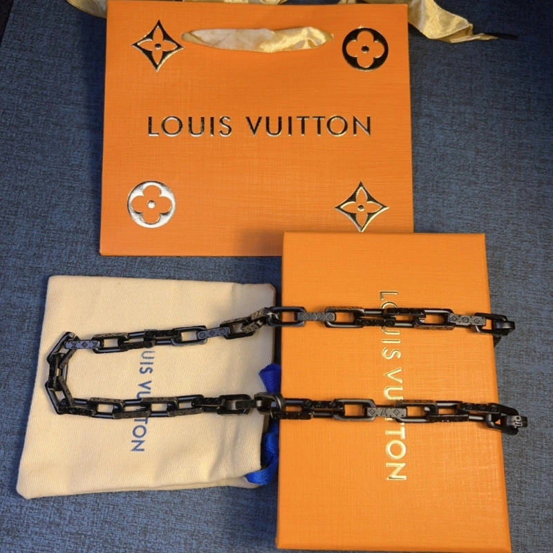 Reasonably priced Louis Vuitton Necklaces