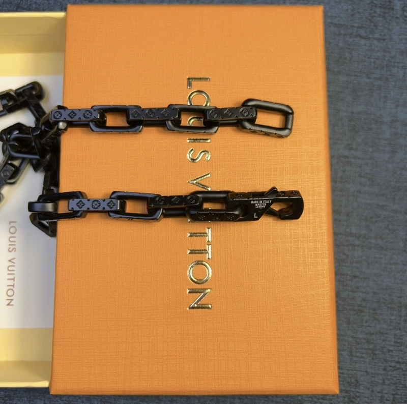Reasonably priced Louis Vuitton Necklaces