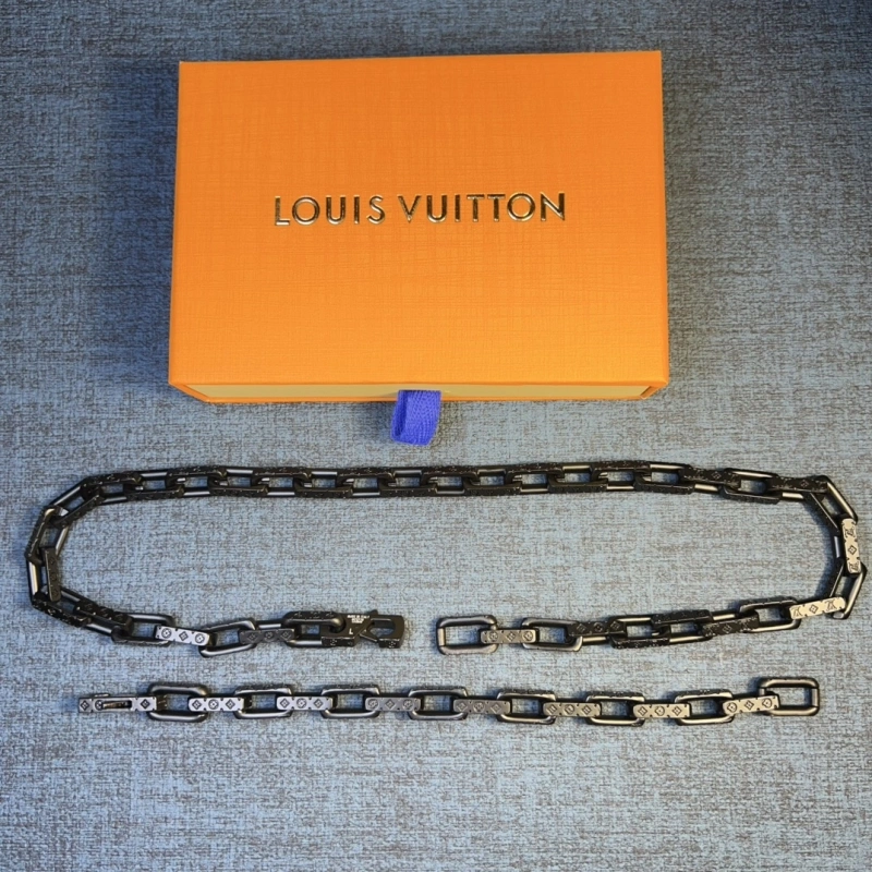 Reasonably priced Louis Vuitton Necklaces