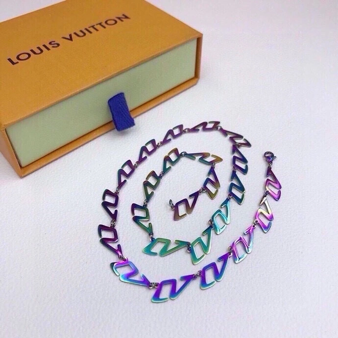 Factory-made Louis Vuitton Necklaces