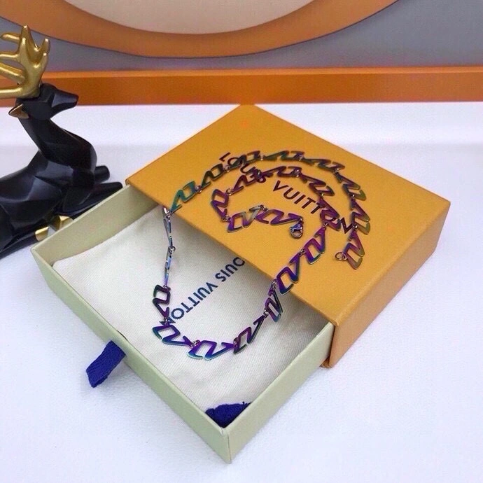 Factory-made Louis Vuitton Necklaces