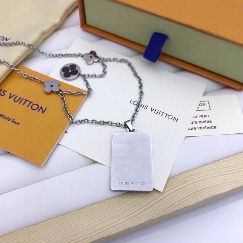 Cut-rate Louis Vuitton Necklaces