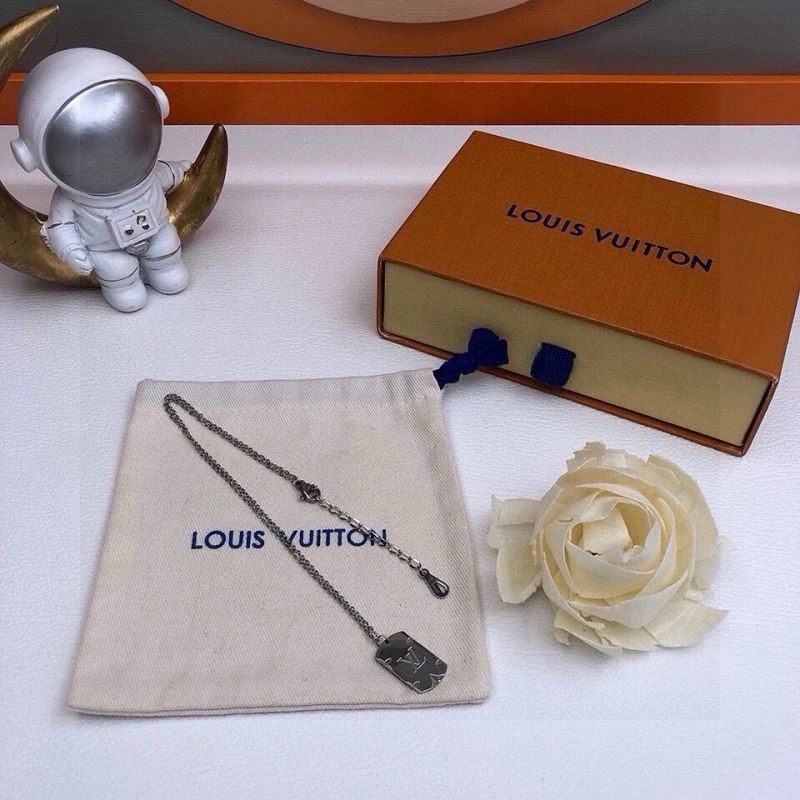 Reasonably priced Louis Vuitton Necklaces