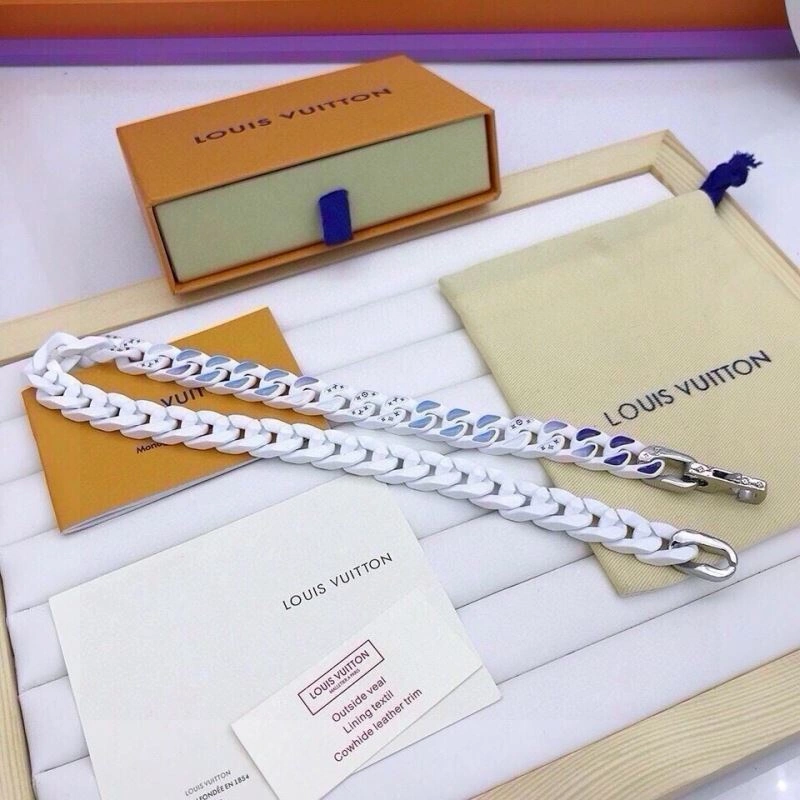 Original Louis Vuitton Necklaces
