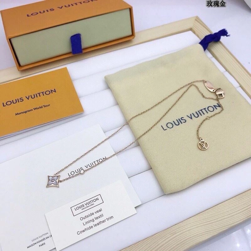 Accurate model Louis Vuitton Necklaces